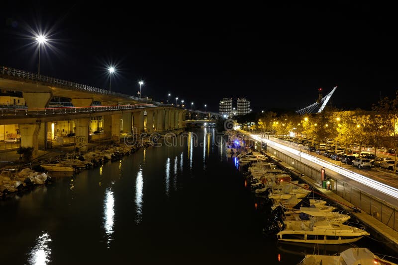 Paesaggio Urbano Di Pescara in Italia Immagine Stock Editoriale ...