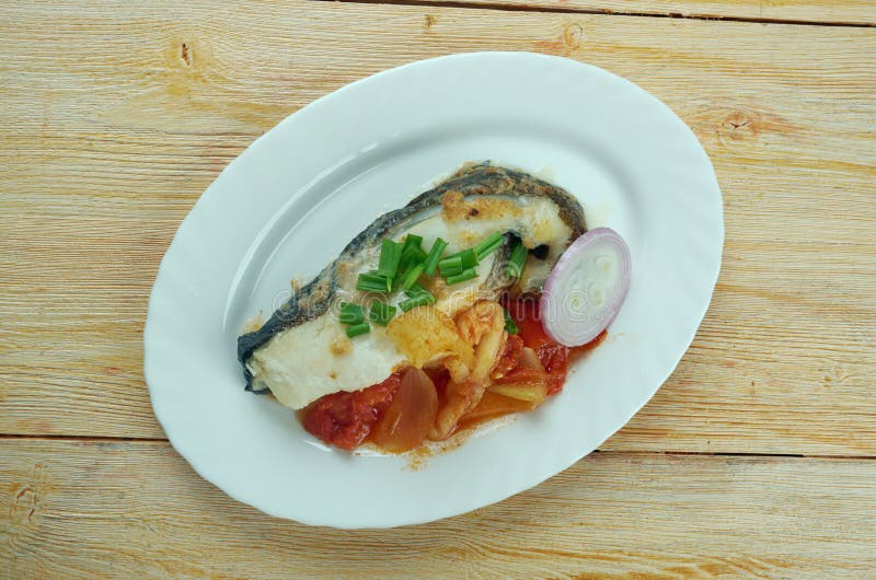 Pesce Gatto Bollito, Stile Rumeno Immagine Stock - Immagine di alimento ...