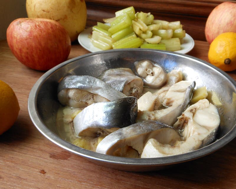 Pesce gatto cotto a vapore fotografia stock. Immagine di zenzero - 76165880