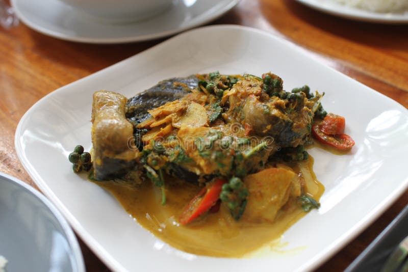 Pesce Gatto Fritto Piccante Di Stir Fotografia Stock - Immagine di ...