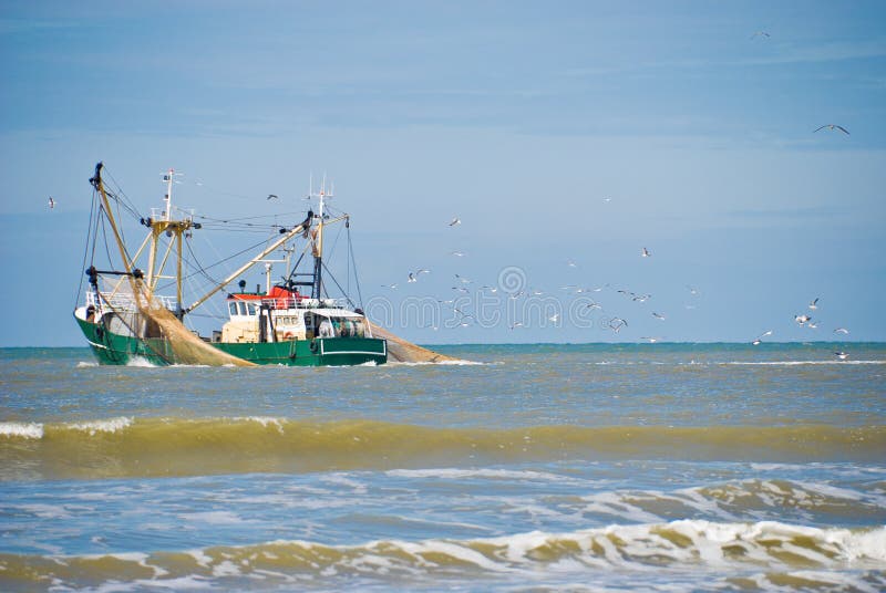 Peschereccio immagine stock. Immagine di oceanico, superficiale - 5424569