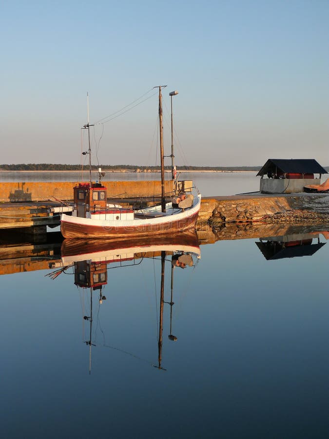 Peschereccio di legno immagine stock. Immagine di particolare - 111738957