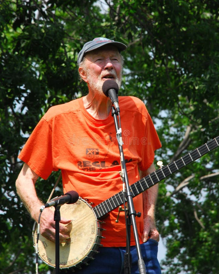 Pete Seeger editorial image. Image of musician, music - 10541635