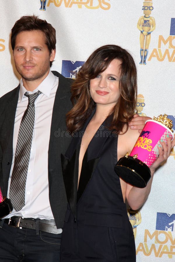 Peter Facinelli,Elizabeth Reaser Editorial Stock Photo - Image of room ...