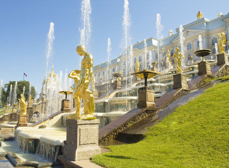 Peterhof, Russia editorial photography. Image of palace - 27742967