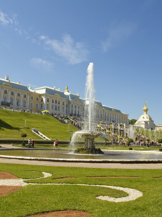 Peterhof, Russia editorial stock image. Image of landmark - 28388339