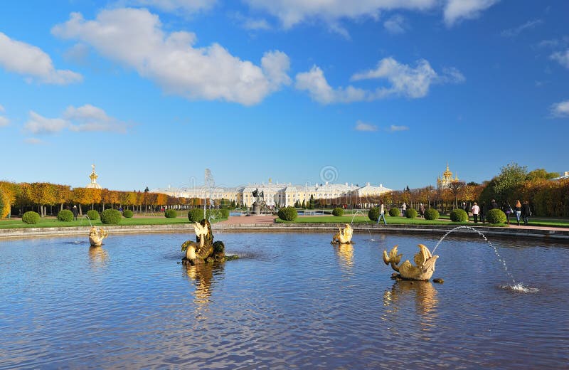 Peterhof, St Petersburg. El Parque Superior Imagen de archivo - Imagen ...