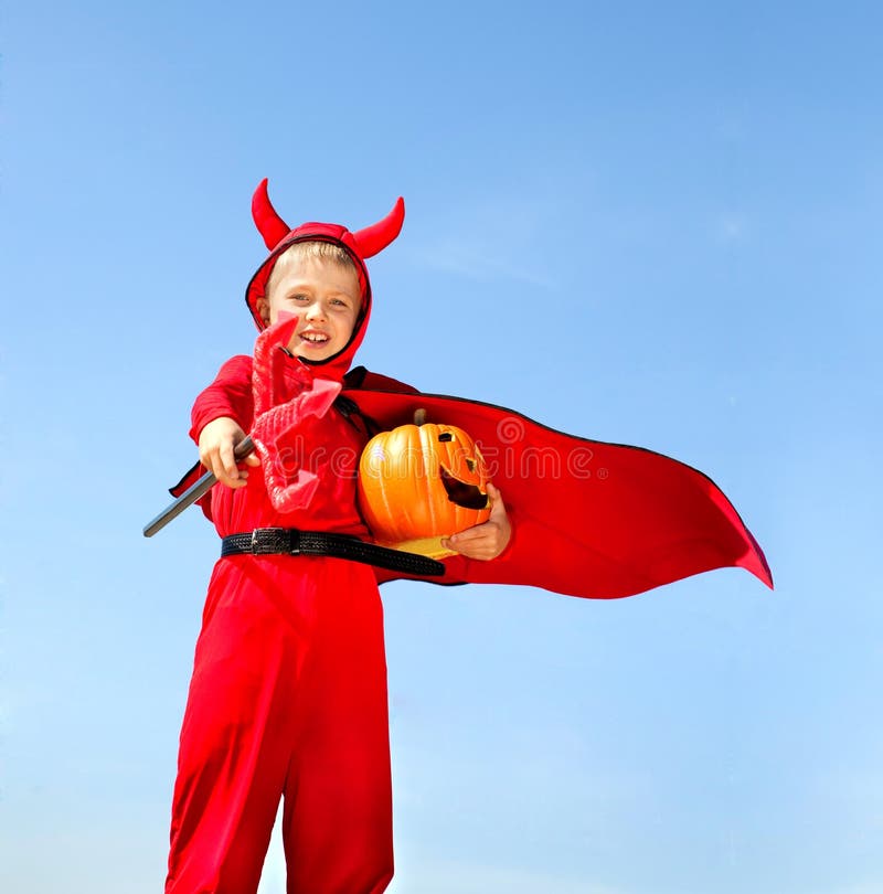 Petit Diable Rouge Se Tenant Avec Trident Photo stock - Image du bleu ...