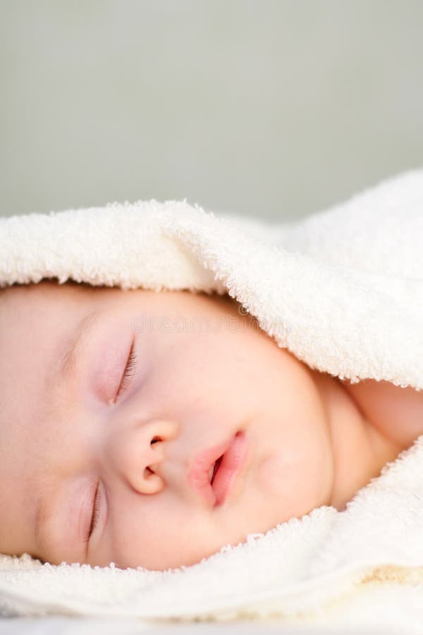 Petit enfant image stock. Image du couleurs, enfant, gens - 23257611