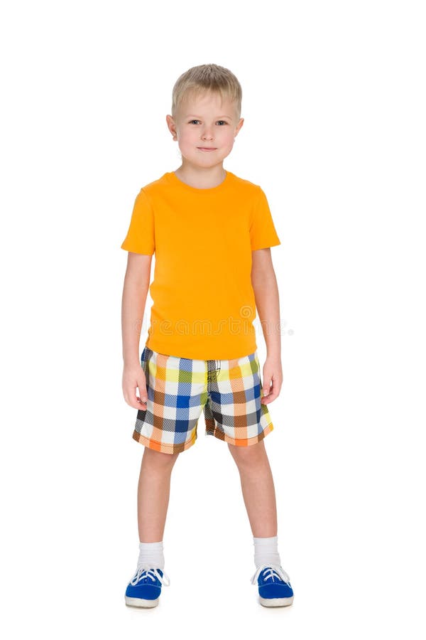 Petit garçon debout photo stock. Image du positif, plaisir - 61575312