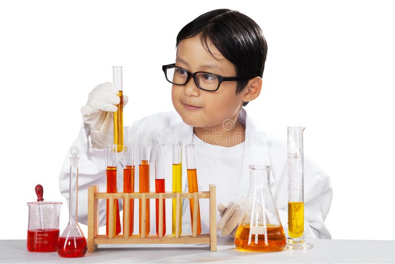 Petit Scientifique Tenant Le Becher Image stock - Image du fond, becher ...