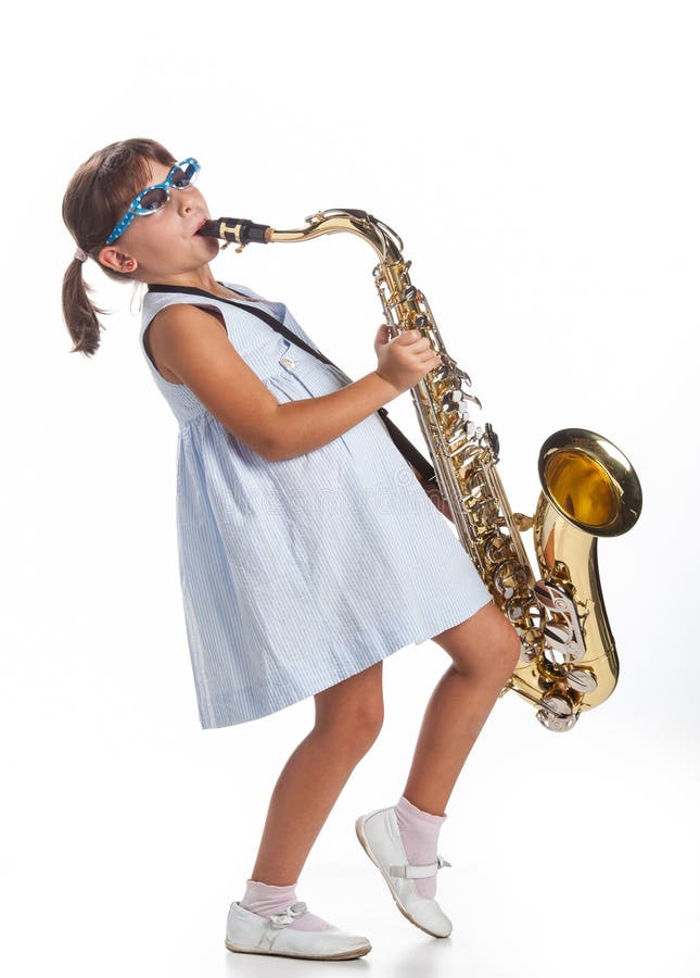 Petite Fille Jouant Le Saxophone Image stock - Image du enfance, drôle ...