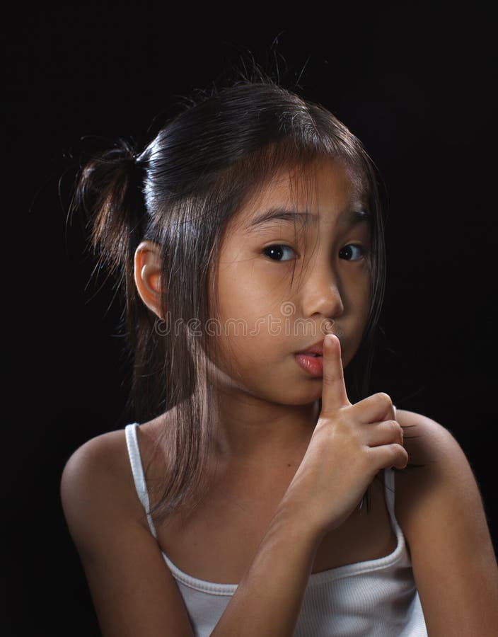 Petite Fille Mignonne De L'Asie Photographie stock libre de droits ...