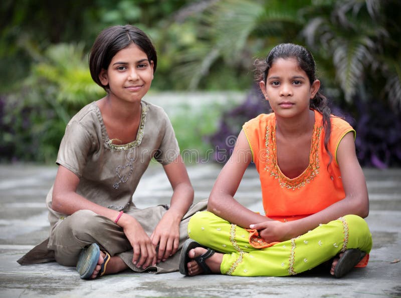 Jeunes filles indiennes photo éditorial. Image du indou - 41643551