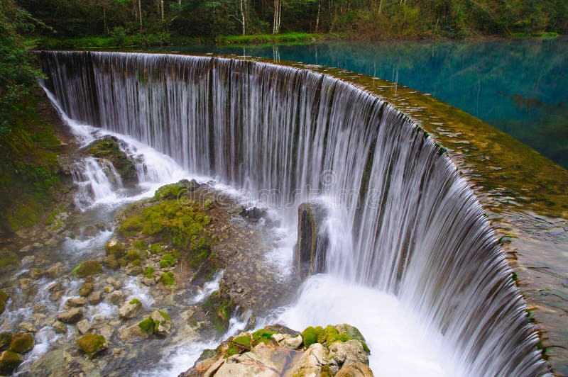 Petits barrages image stock. Image of extérieur, écologie - 29294043