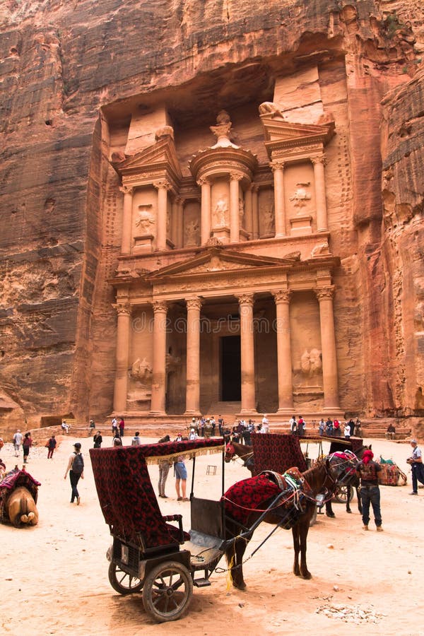 Petra Jordan due immagine stock editoriale. Immagine di tempiale ...