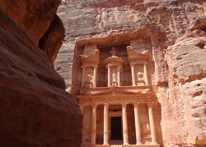 Petra treasury, Jordan stock image. Image of modern, colonnaded - 81510483