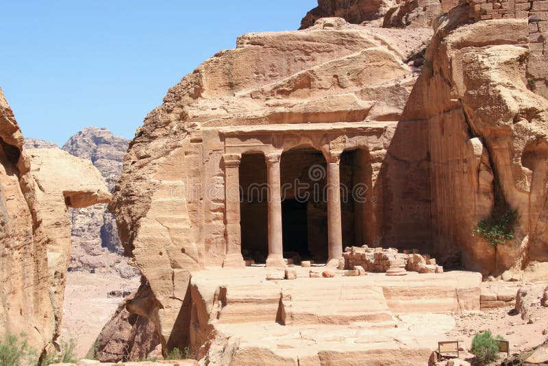 Graf in Petra stock foto. Image of ruïnes, jordanië, petra - 19778162