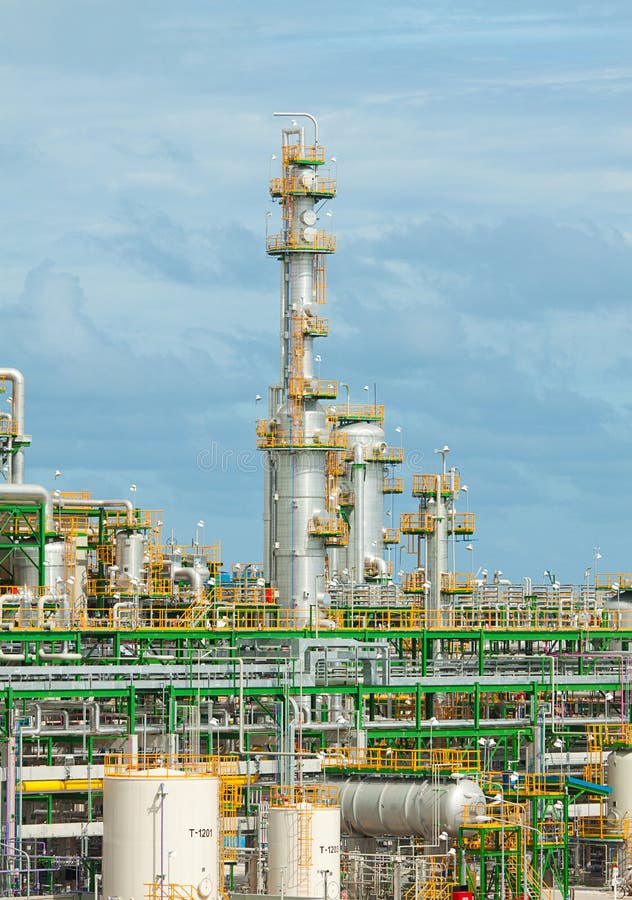 Polyethylene Refinery Plant Stock Image - Image of column, ethylene ...