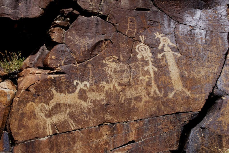 Petroglifi Dell'intervallo Di Coso Fotografia Stock - Immagine di ...