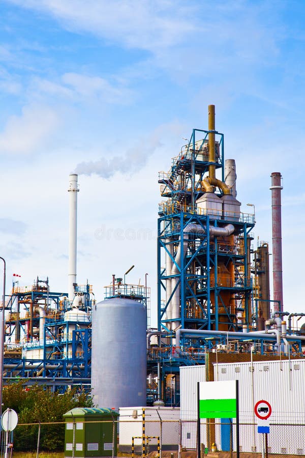 Petroleum refinery stock photo. Image of generator, tower - 33511668