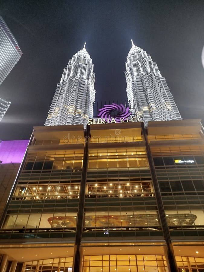 Petronas tower Suria klcc editorial photo. Image of suria - 372559496