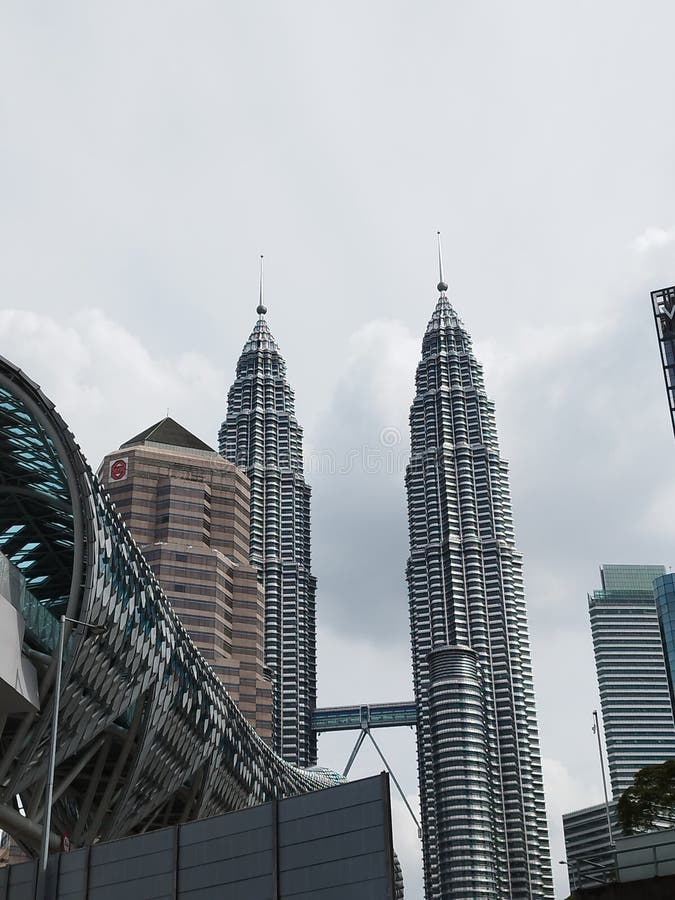 Petronas Twin Towers Near Bridge Editorial Image - Image of malaysia ...