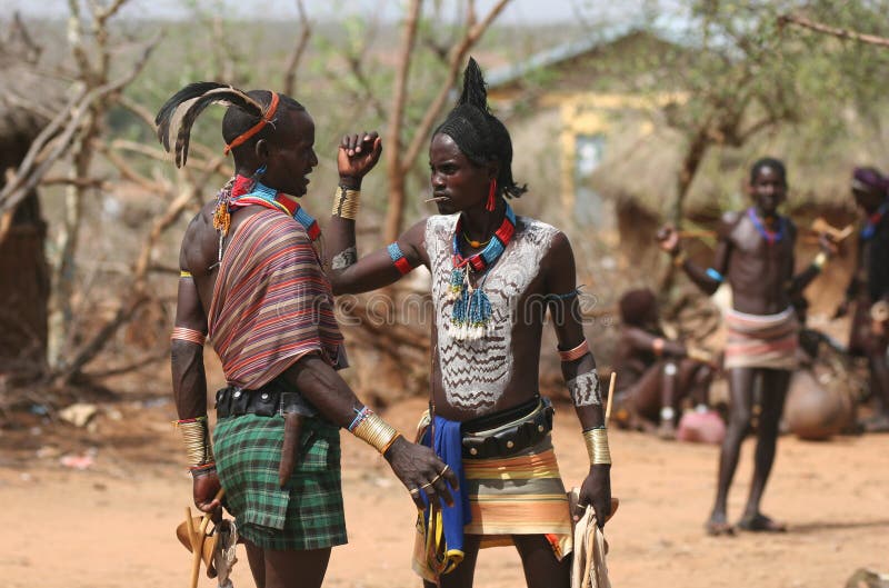 Peuple de l'Afrique photo stock éditorial. Image du extérieur - 5546983