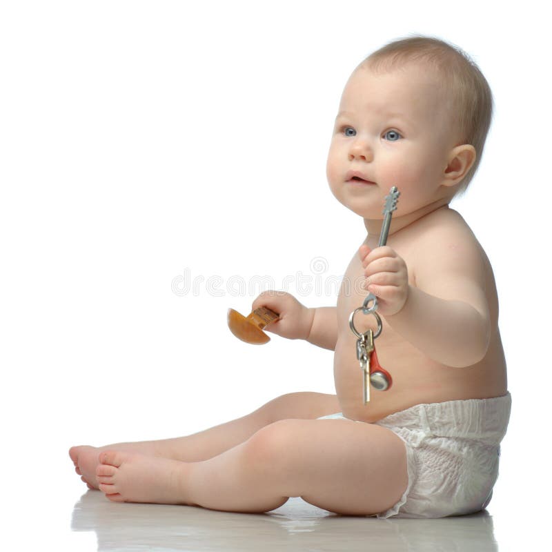 Peuter in Luier Het Spelen Met Houten Lepel Stock Foto - Image of baby ...