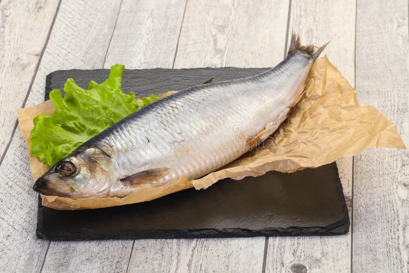 El Pescado Salado De Arenque Foto de archivo - Imagen de comida, crudo ...