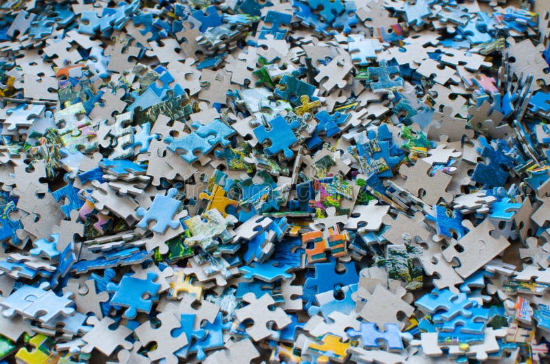 Pezzi di puzzle fotografia stock. Immagine di teamwork - 81840206