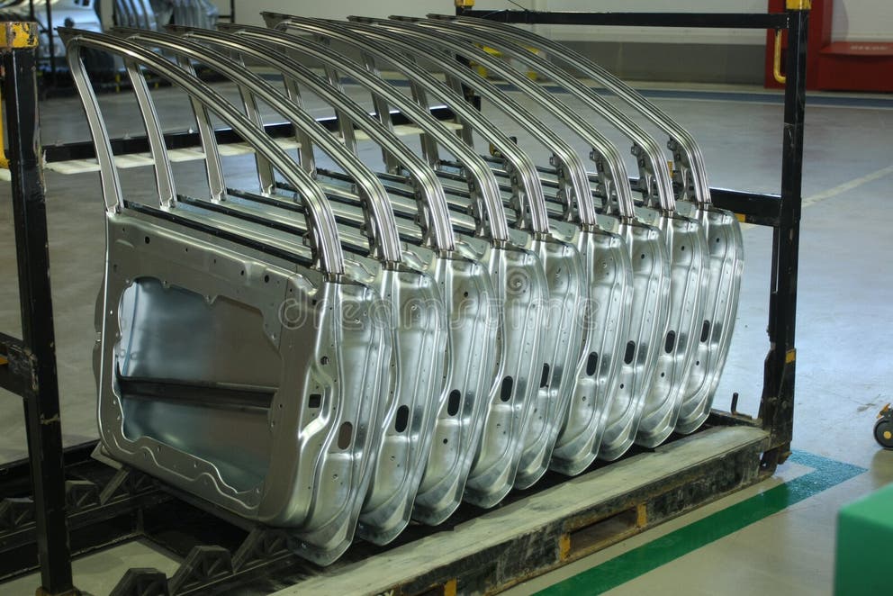 Pezzi Di Ricambio Dell'automobile. Fotografia Stock - Immagine di ...