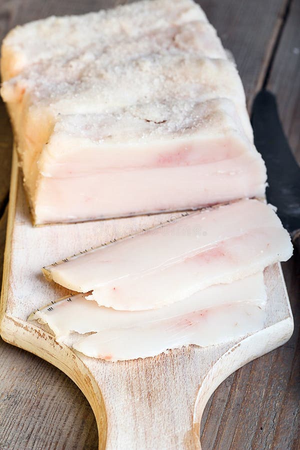 Pezzo di lardo salato fotografia stock. Immagine di ingrediente - 37456700