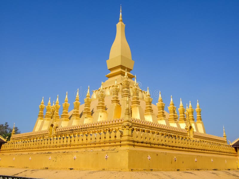Pha that Luang Stupa at Laos Stock Image - Image of asia, peaceful ...