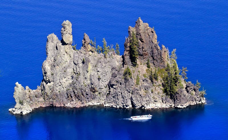 Phantom Ship Island Blue Crater Lake Oregon Stock Image - Image of ...