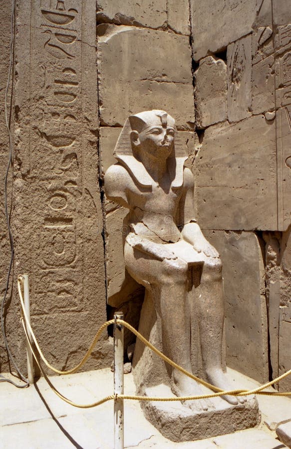 Pharaon photo stock. Image du pharaon, monument, couleurs - 5780440