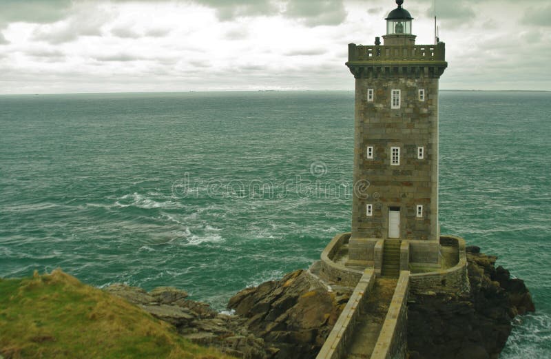 Phare breton image stock. Image du actuel, récif, phare - 40195623