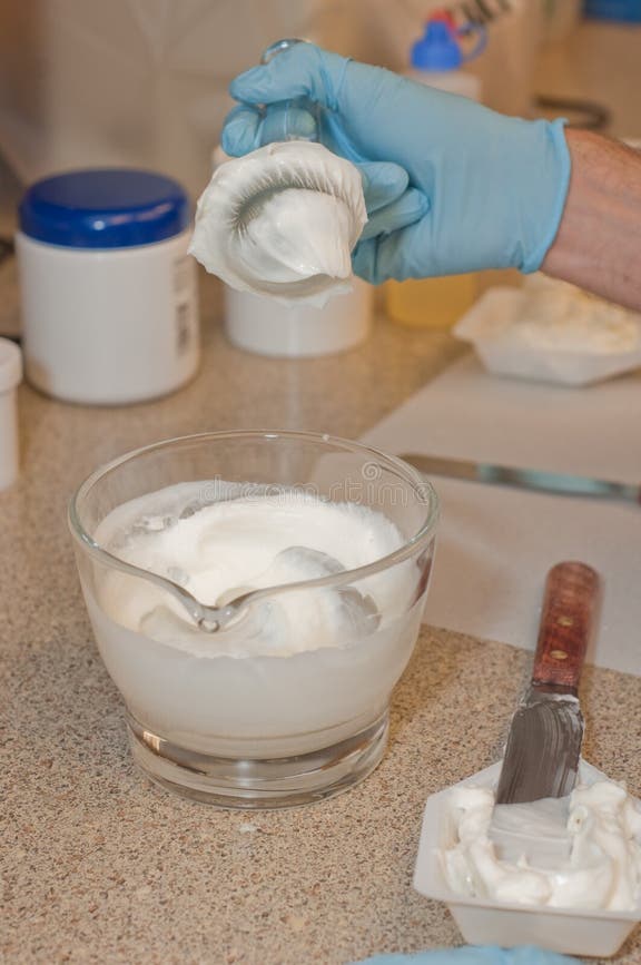 Pharmacist mixing medicine stock image. Image of perscription - 9646917