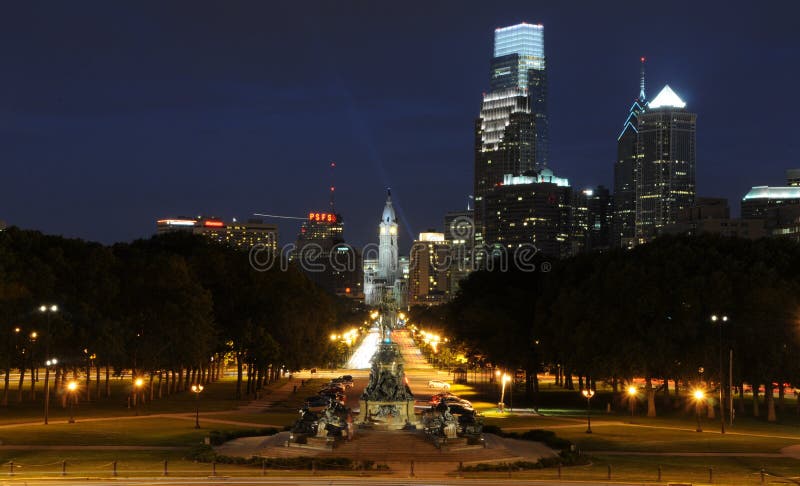 Philadelphia at night editorial photo. Image of monument - 70924296