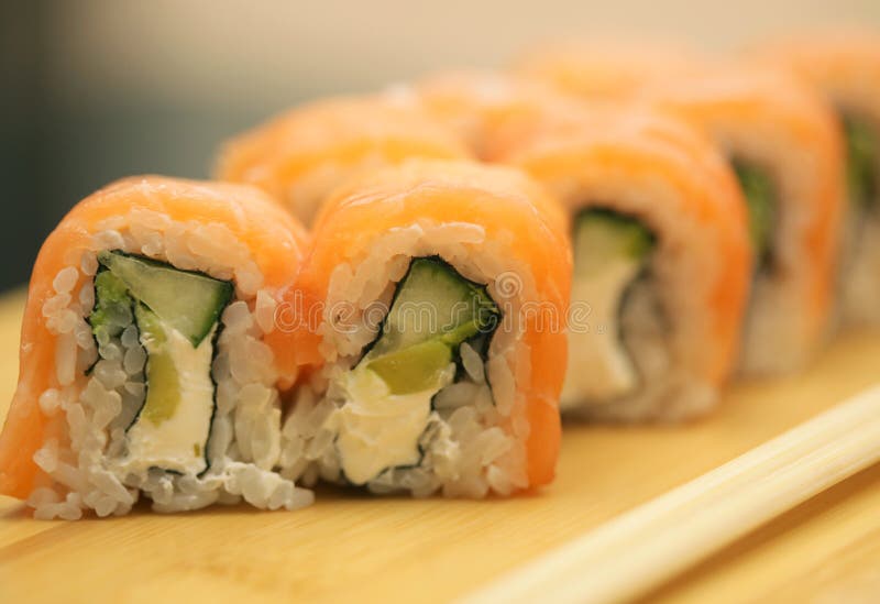 Rullar sushi arkivfoto. Bild av fisk, avionic, japan - 10413002