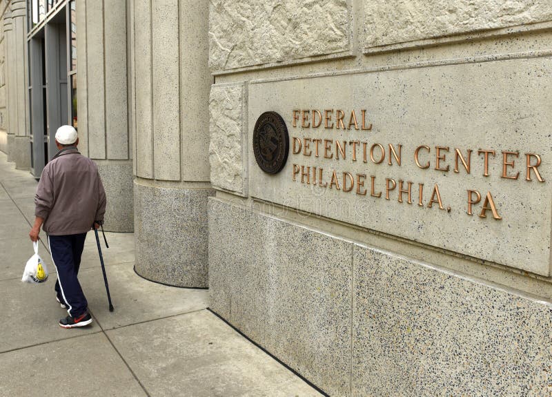 Philadelphia Usa May 29 2018 Man Pass Near Federal Detention Center In Philadelphia Pa