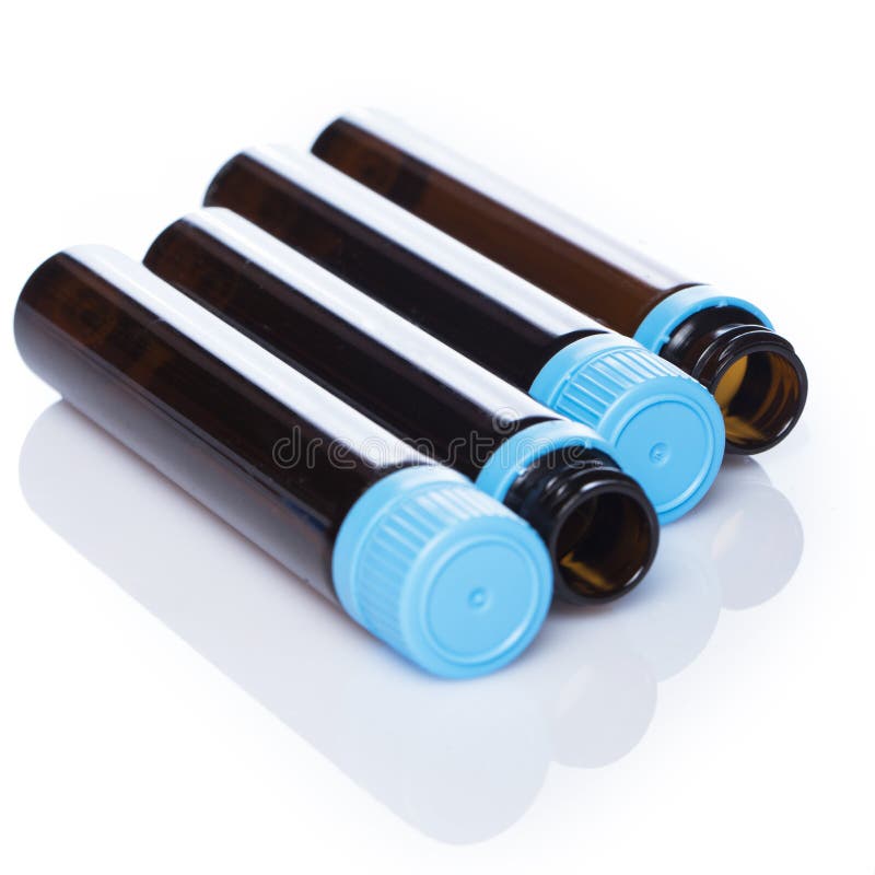 Phiole mit Impfstoff stockfoto. Bild von labor, ausrüstung - 43011304