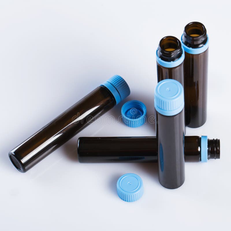 Phiole mit Impfstoff stockfoto. Bild von labor, ausrüstung - 43011304