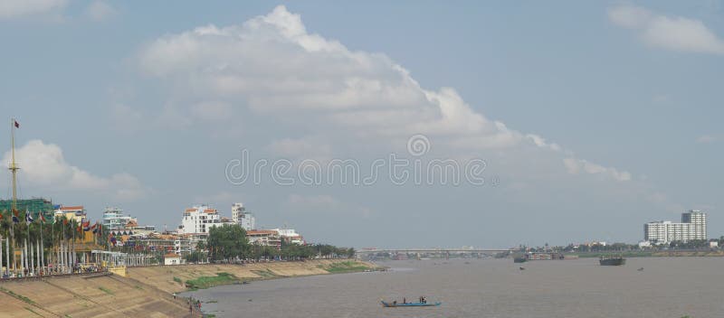 Phnom Penh Riverfront Park stock photo. Image of changva - 87287534