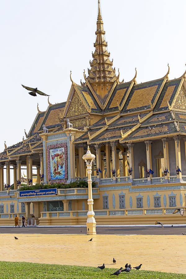 Phnom Penh Royal Palace Complex Editorial Image - Image of asian ...