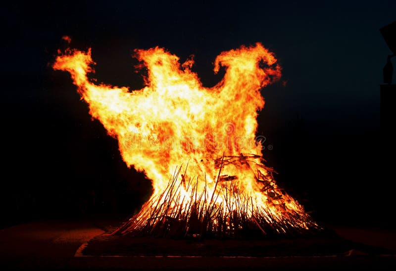 Phoenix Flies Out of Bonfire Stock Image - Image of bonfire, moment ...