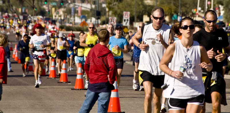 Phoenix marathon editorial image. Image of women, crowd - 4232300