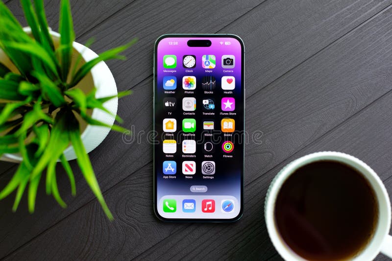 Phone Apple IPhone 15 Pro Max Home Screen IOS 17 Editorial Image ...