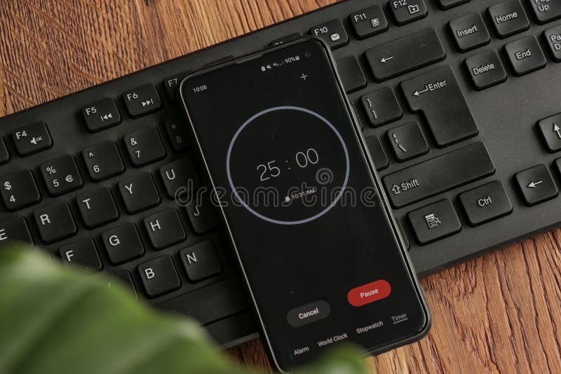 Phone with Black and White 25-minute Timer To Study with the Pomodoro ...