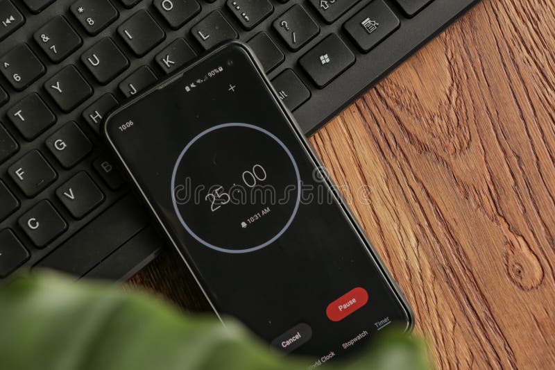 Phone with Black and White 25-minute Timer To Study with the Pomodoro ...